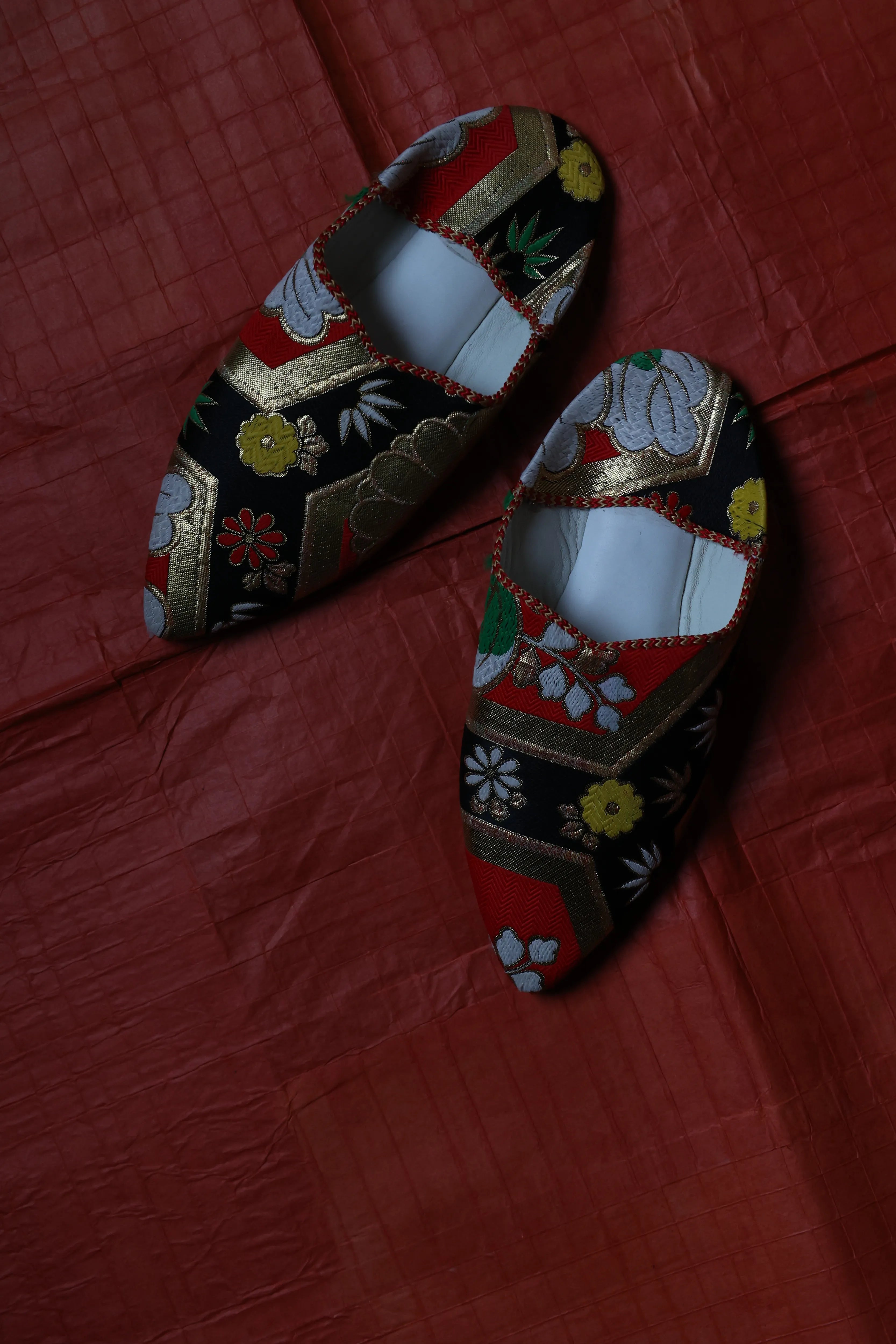 OBI BABOOSH (pointed toe) H – THE LITTLE SHOP OF FLOWERS